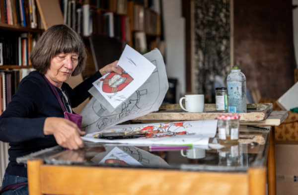 Obituary: Caroline Benyon FMGP (1948-2021) - Contemporary Glass Society